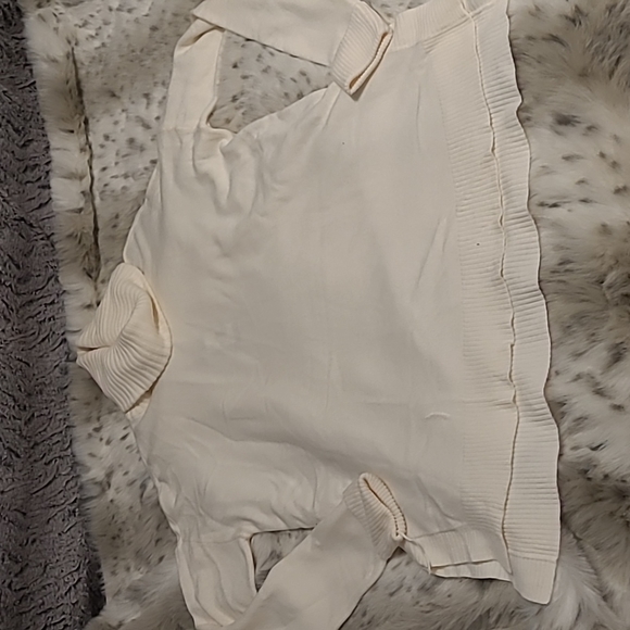 Covington | Sweaters | Cream Turtle Neck | Poshmark